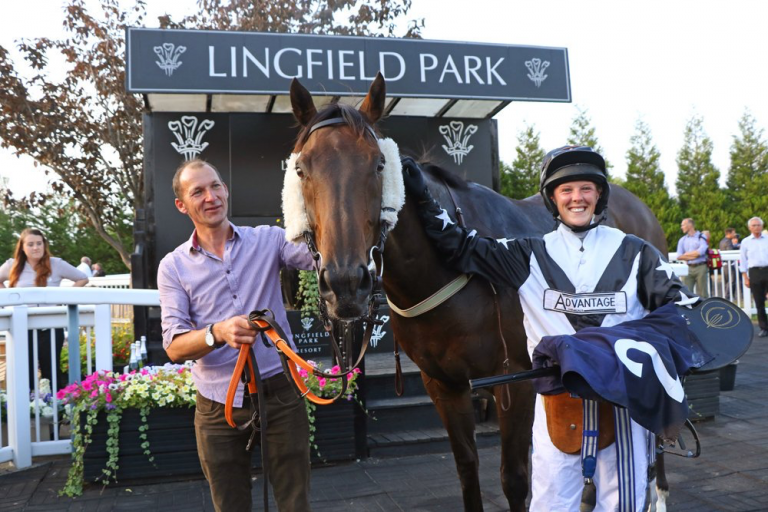 Ellie MacKenzie’s smooth as Silk victory at Lingfield – Amateur Jockeys ...
