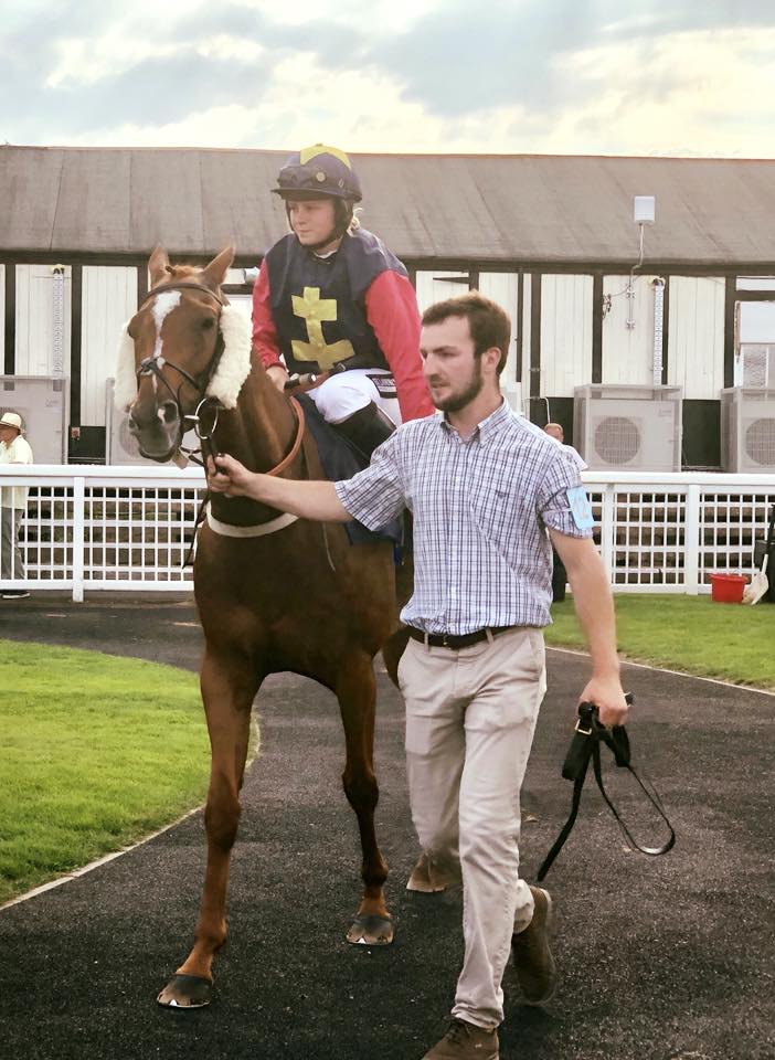 Lilly Pinchin enjoys win over hurdles at Worcester – Amateur Jockeys ...